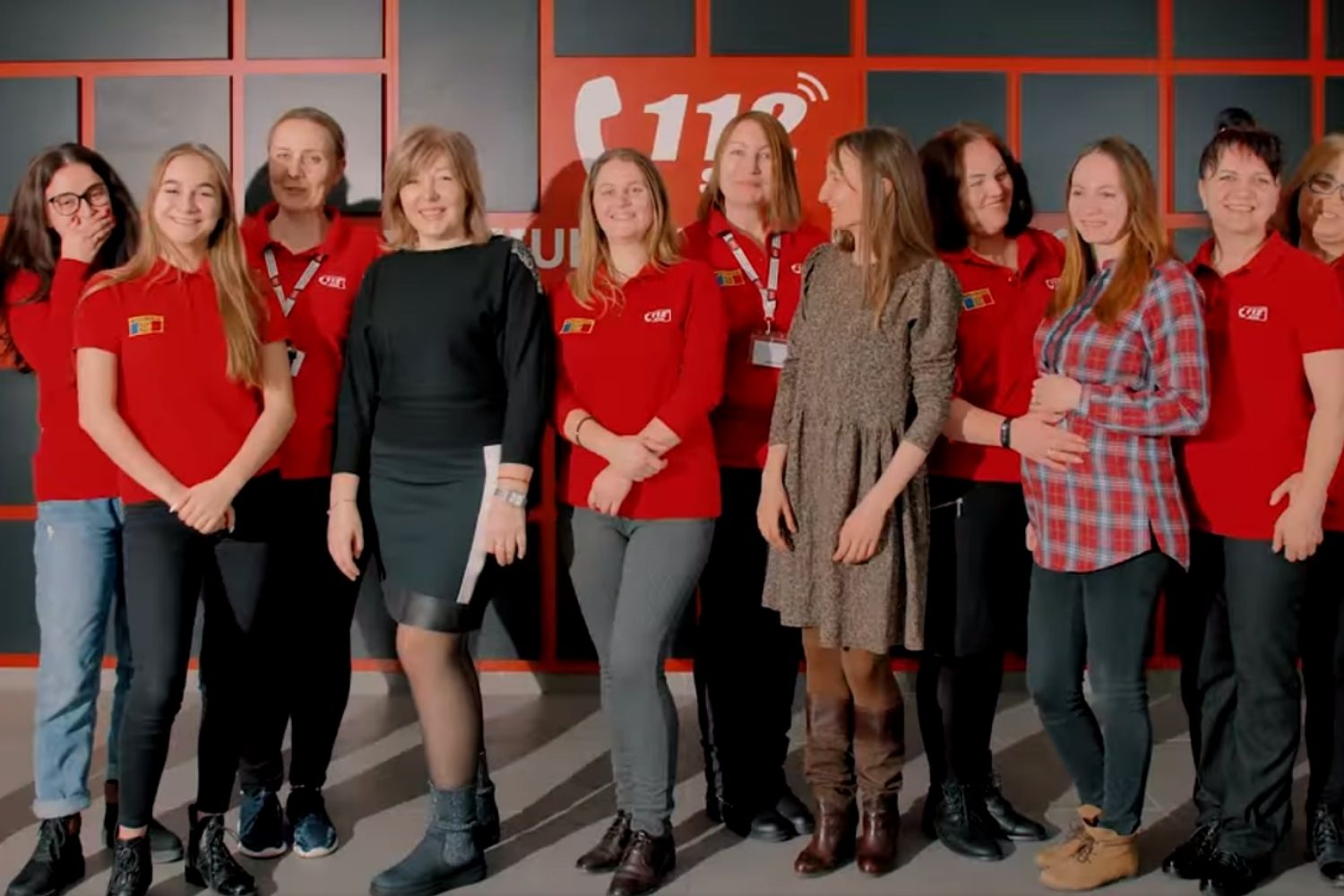 VIDEO/ Mesajul emoționat al operatoarelor de la 112: Tu nu ești singură ...