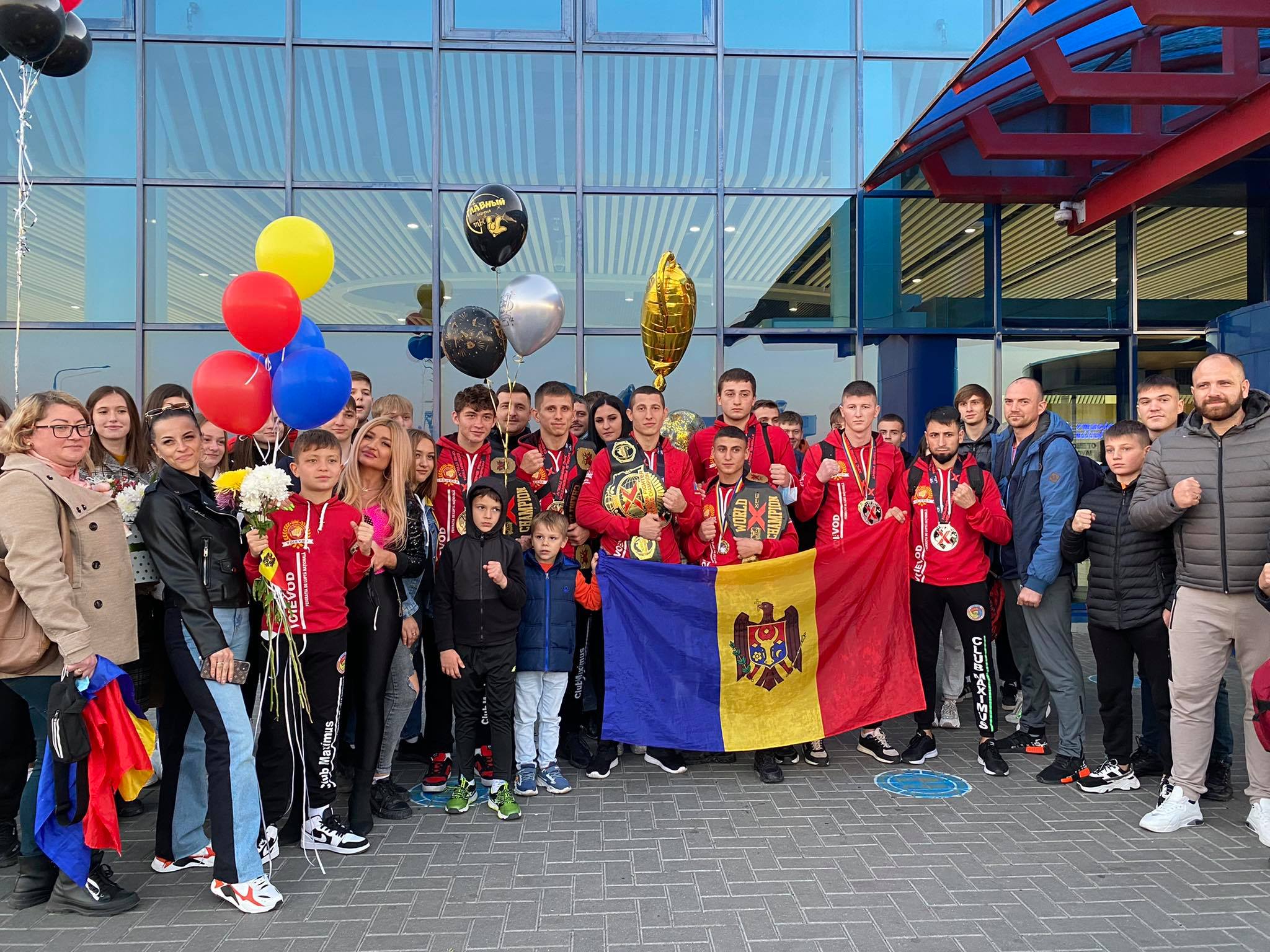 FOTO// Luptătorii Federației Voievod s-au întors învingători din Italia
