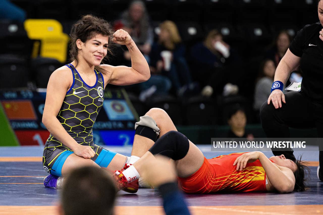 Victorie pentru luptătoarele Anastasia Nichita și Irina Rîngaci